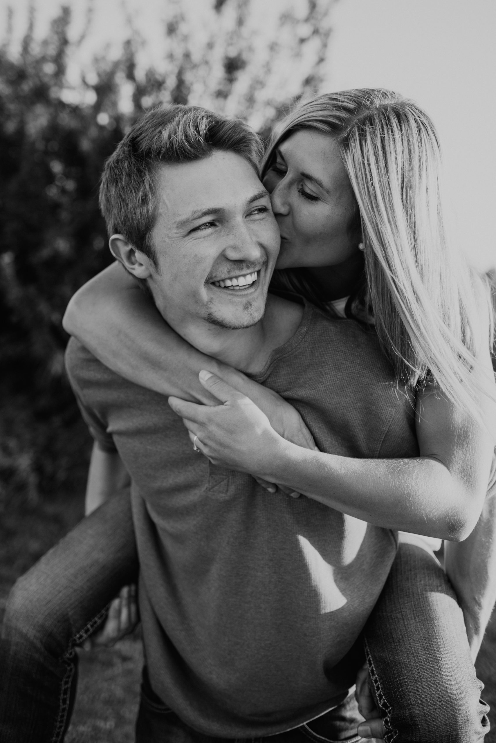 Summer Engagement Session in Sherwood Park - Cora and Conner